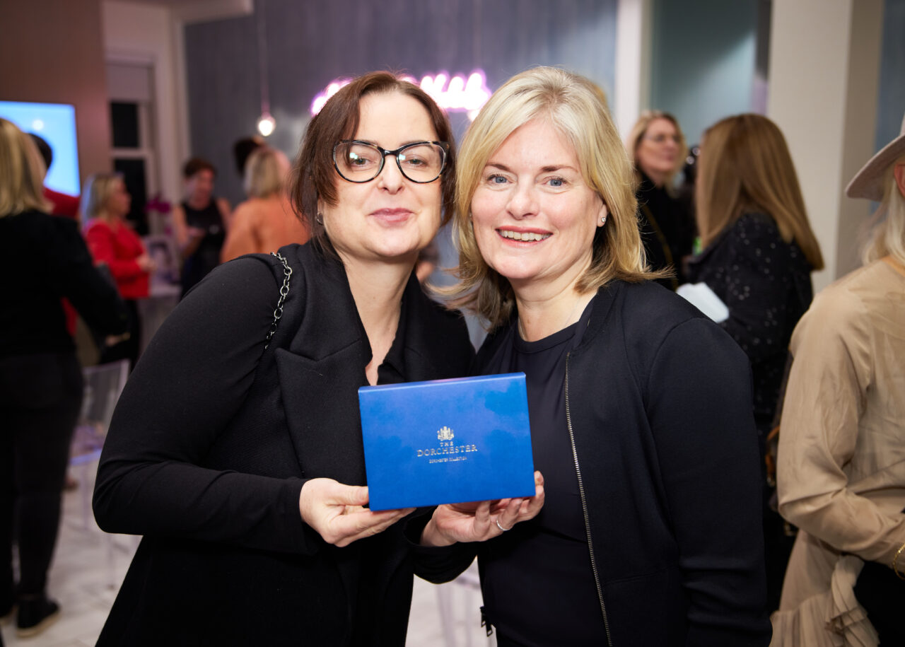 Red Carpet Ready Travel Panel - Fairfield County Look