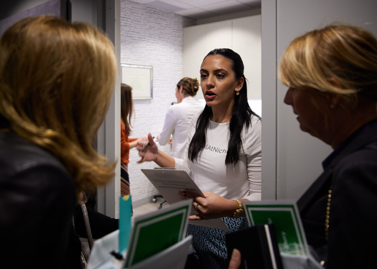 Red Carpet Ready Travel Panel - Fairfield County Look