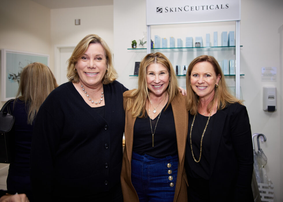 Red Carpet Ready Travel Panel - Fairfield County Look