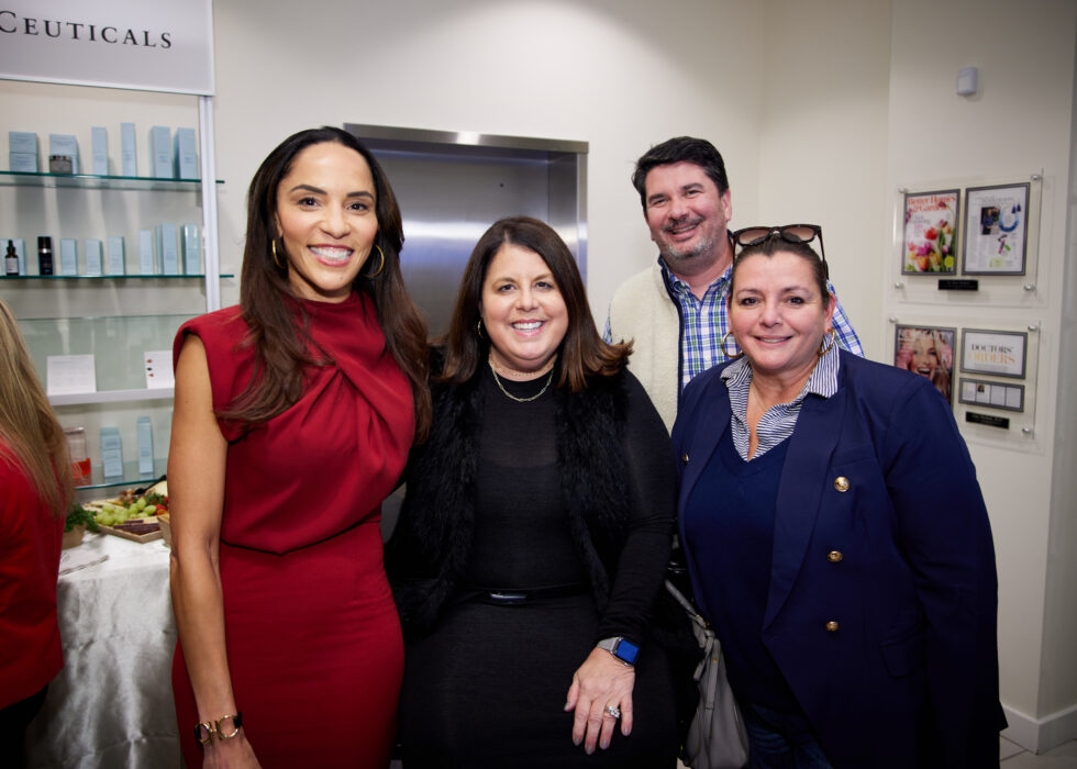 Red Carpet Ready Travel Panel - Fairfield County Look