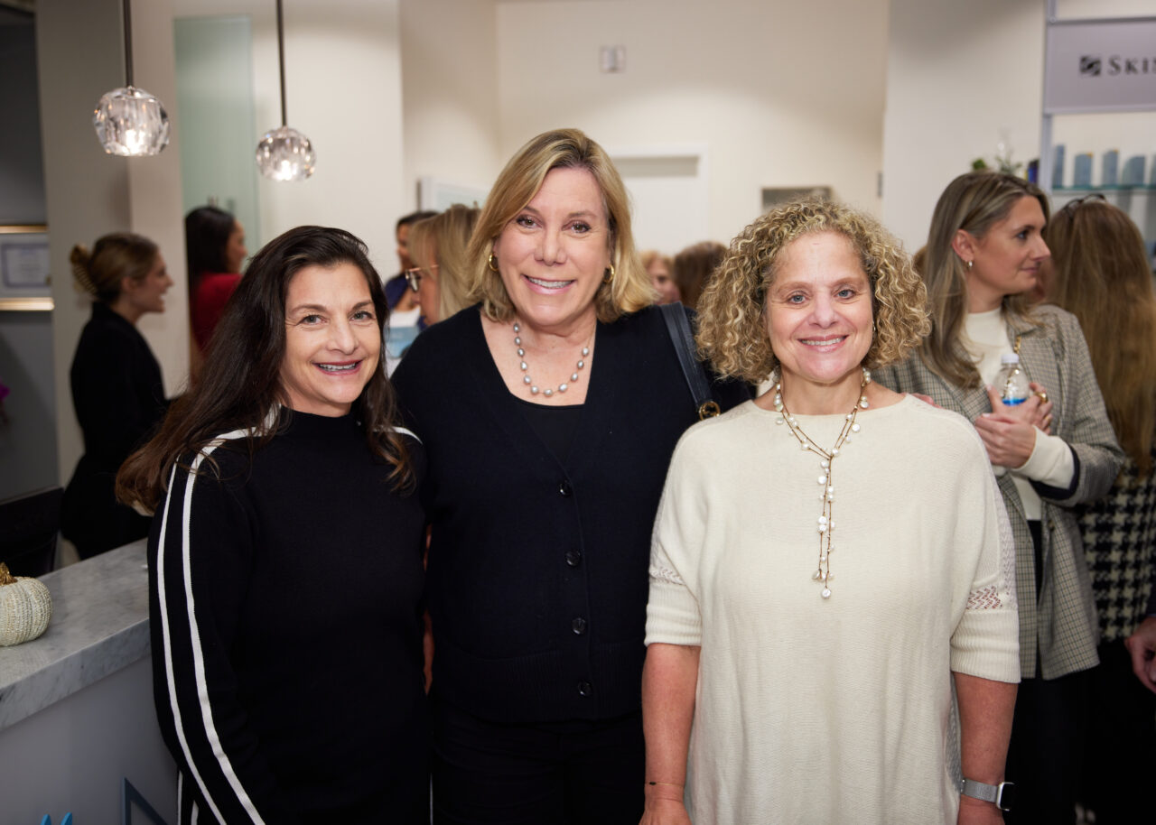 Red Carpet Ready Travel Panel - Fairfield County Look