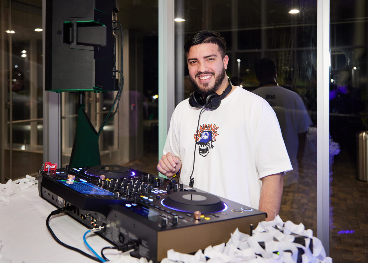 The Willow Grant Night at the Bruce Museum - Fairfield County Look